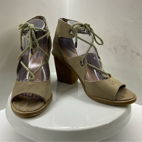 Steve Madden | Shoes | Steve Madden Carah Sandal Size 9m | Poshmark